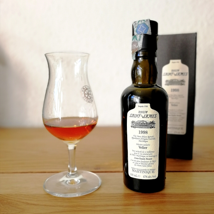 Vertikal und Horizontal gut – Verticale Velier Rhum Vieux A.O.C ...